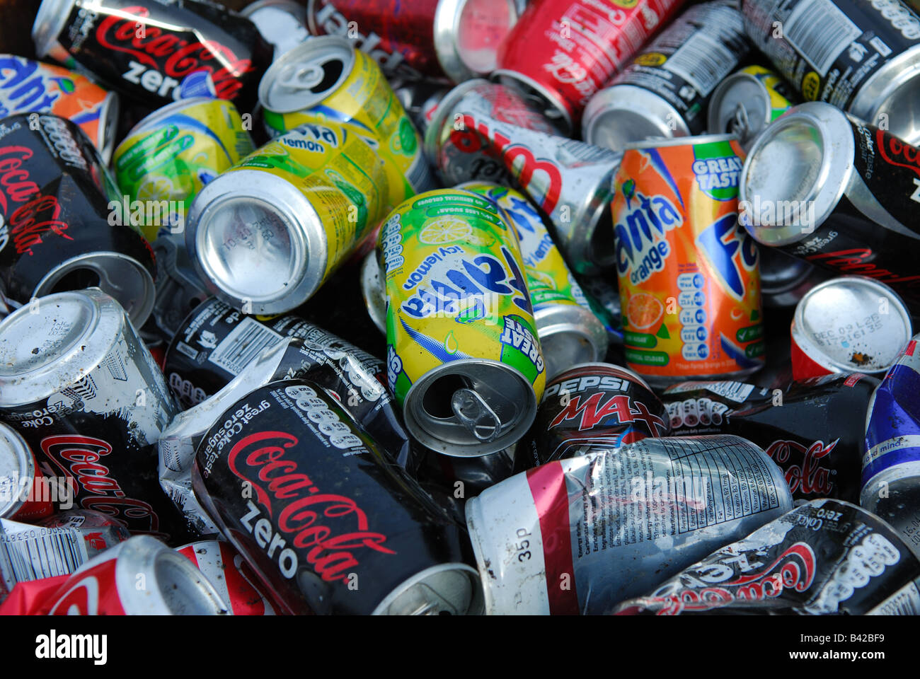 Le recyclage des canettes de boissons Photo Stock - Alamy