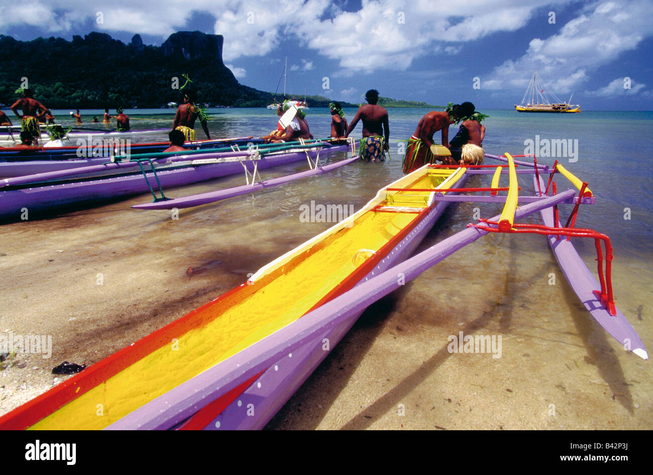 Canoës à Pohnpei Beach Caroline Islands Îles Pacifique Pohnpei ...