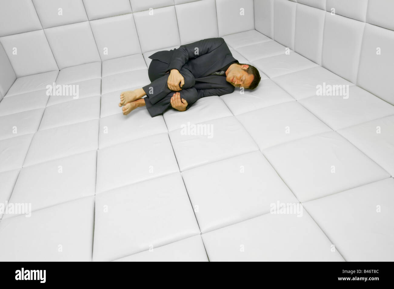 Man fetal position Banque de photographies et d’images à haute ...