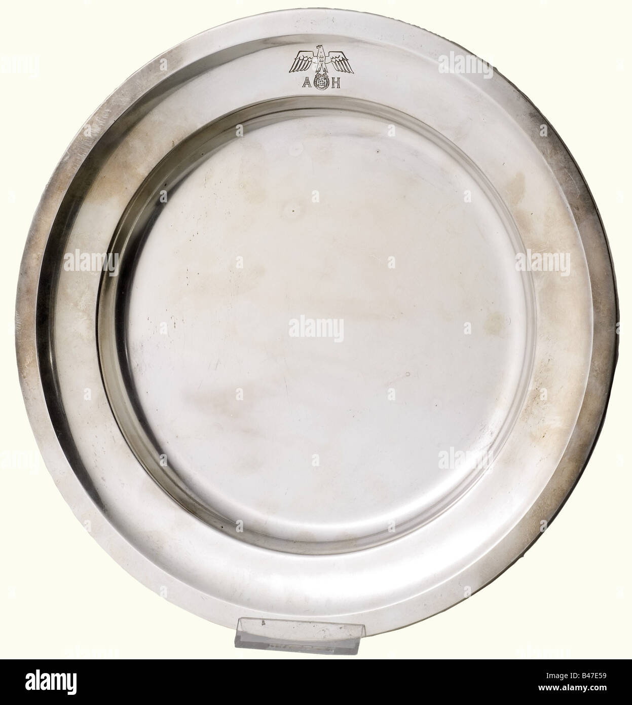 Adolf Hitler - un plateau de sa table personnelle argent., version ...