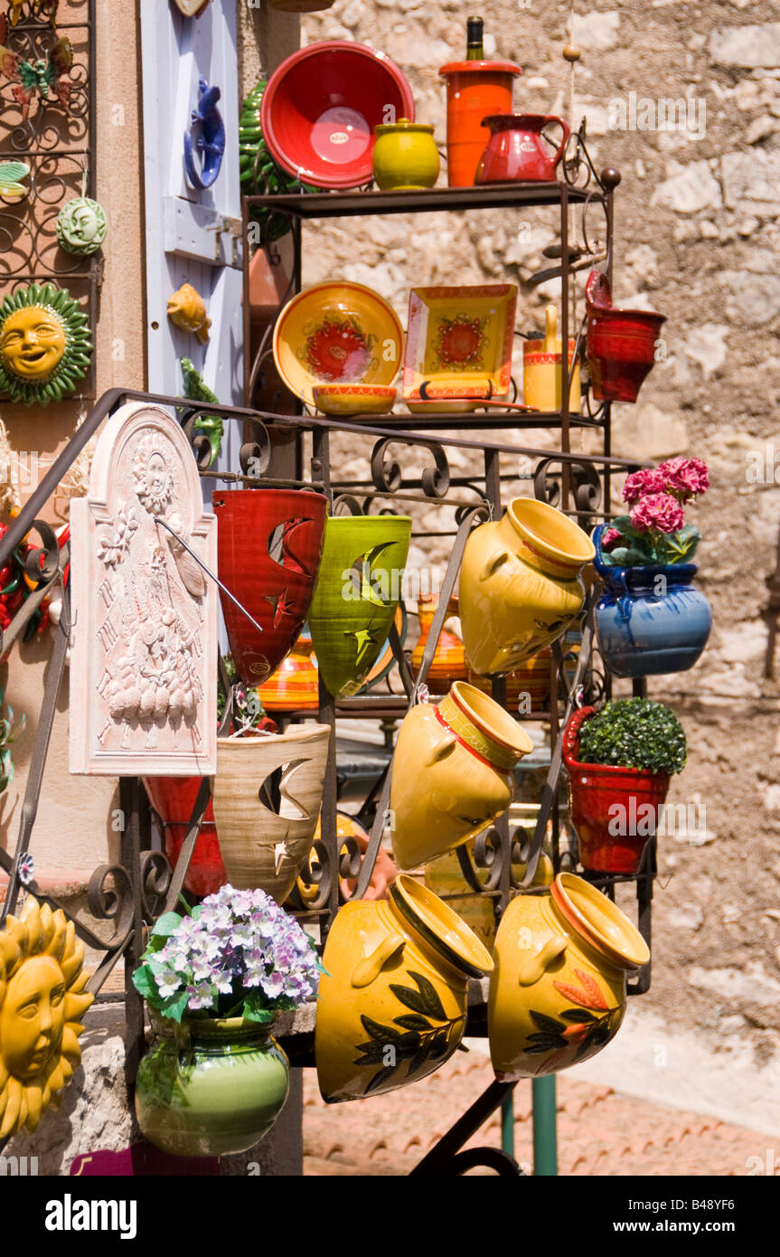 Provence pottery Banque de photographies et d’images à haute résolution ...
