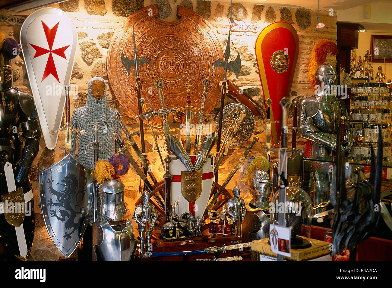 Armes du moyen age Banque de photographies et d’images à haute ...