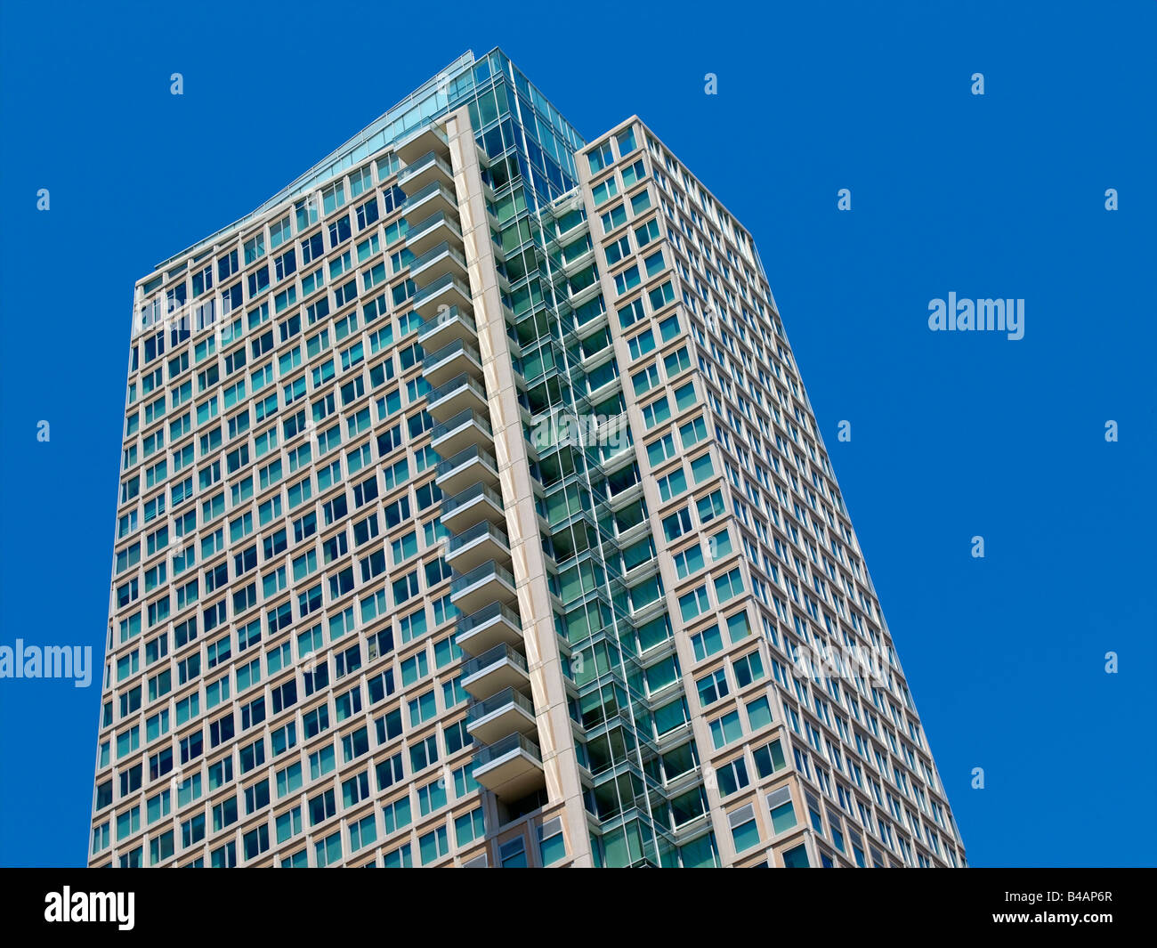 Tour moderne Banque de photographies et d’images à haute résolution - Alamy