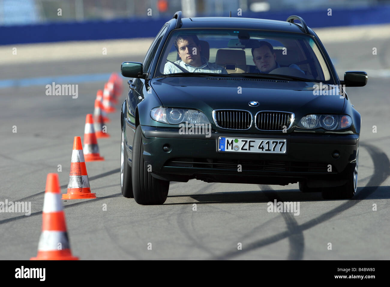 Voiture, BMW 330XD Touring, Compact, berline, la classe moyenne, l ...