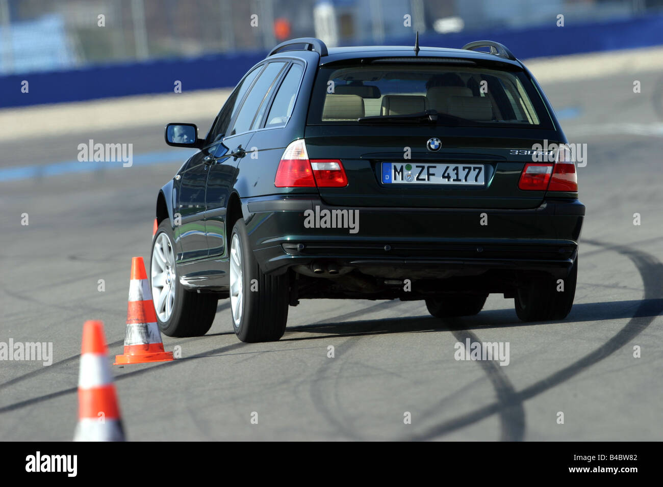 Voiture, BMW 330XD Touring, Compact, berline, la classe moyenne, l ...