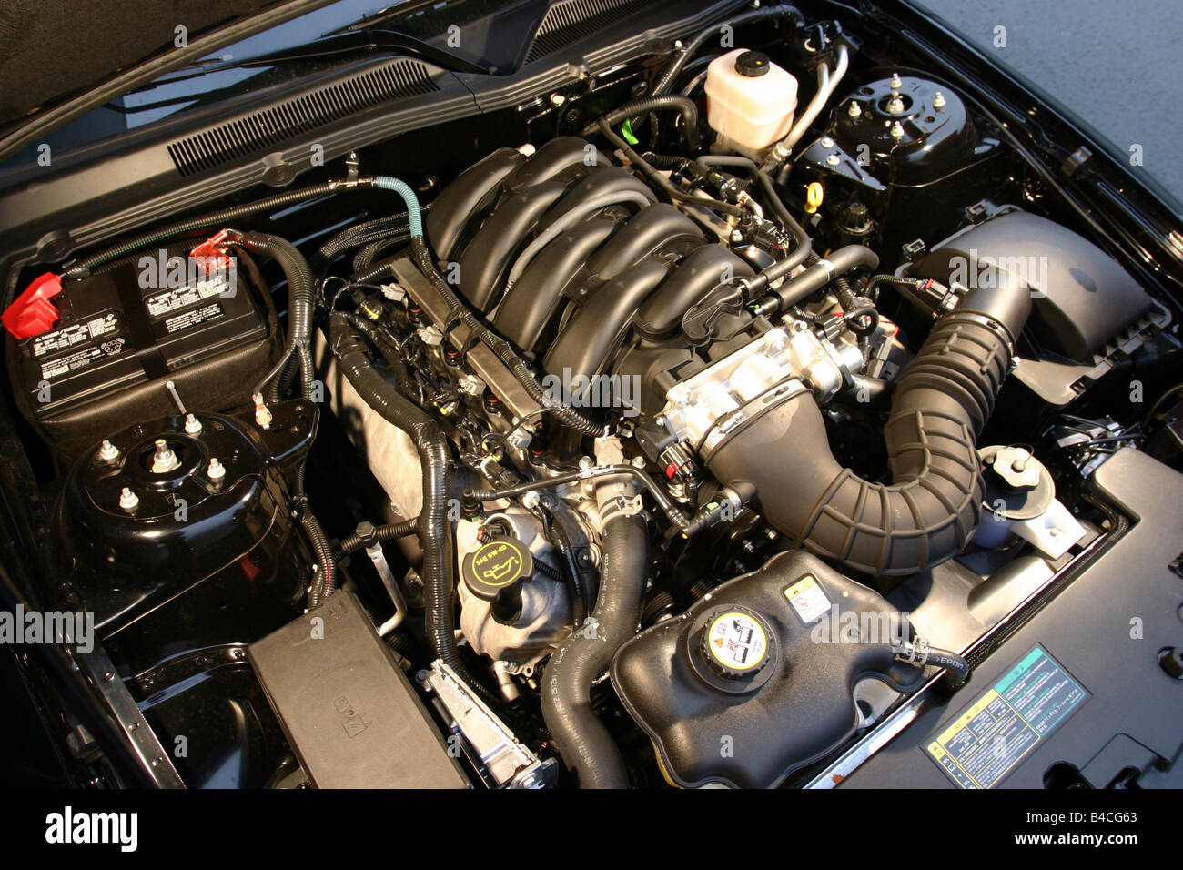 Vue dans le compartiment moteur Banque de photographies et d’images à ...