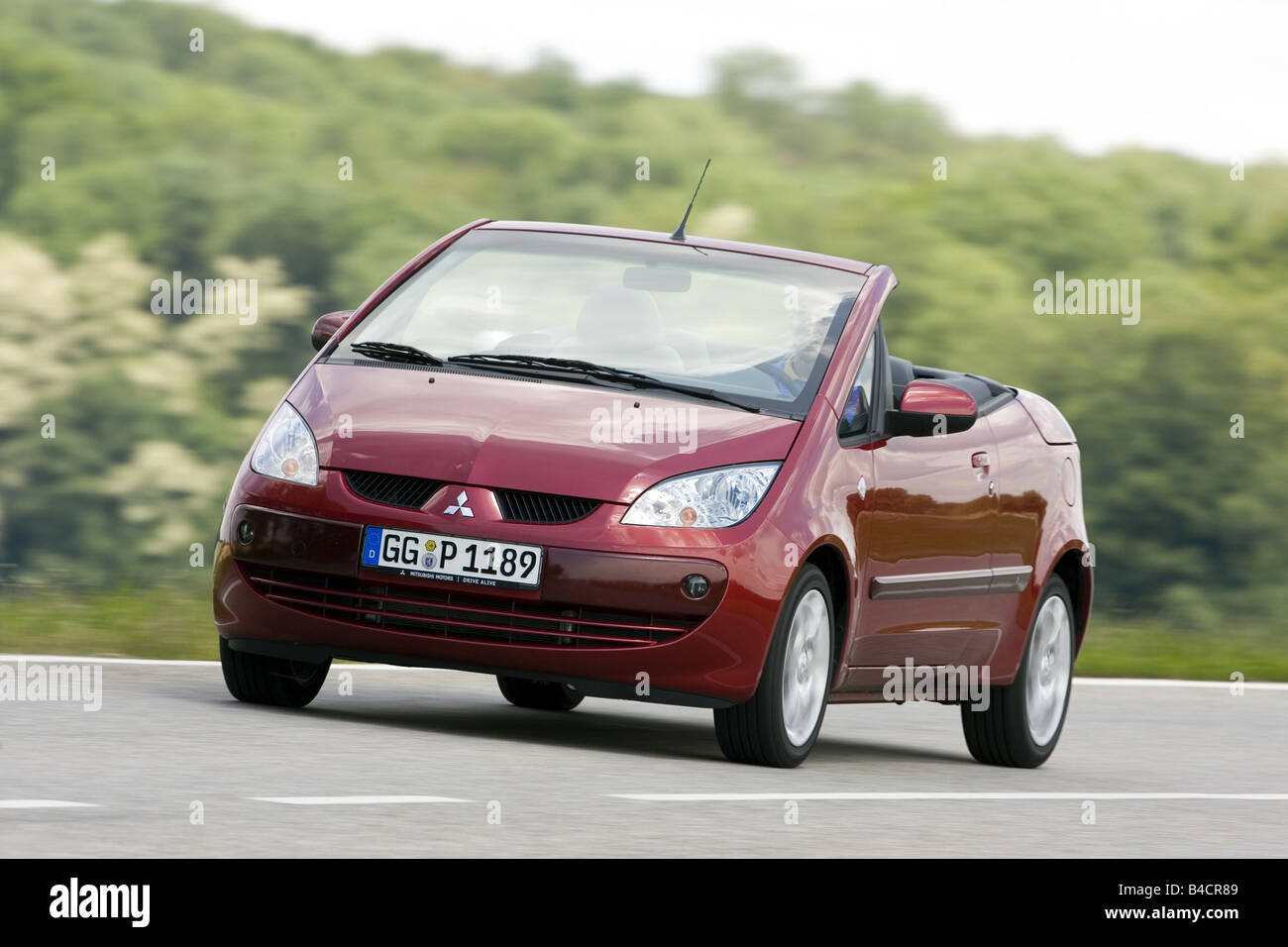 Mitsubishi colt czc 1 5 Banque de photographies et d’images à haute ...