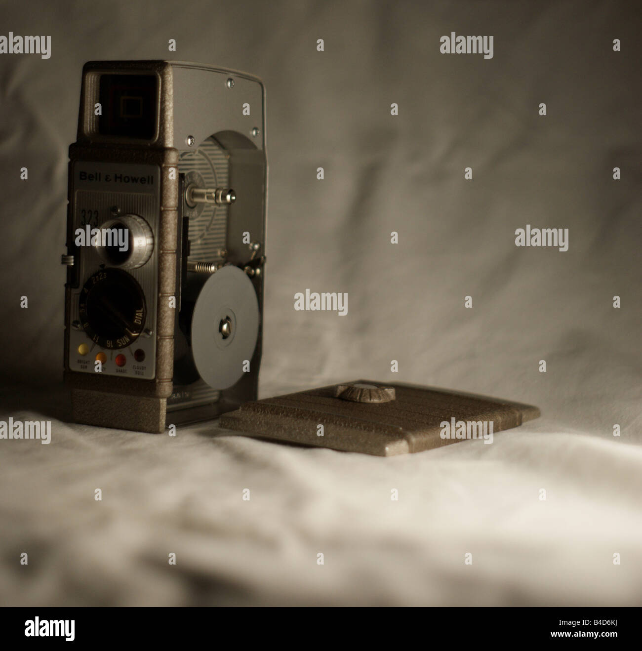8mm film camera Banque de photographies et d’images à haute résolution ...