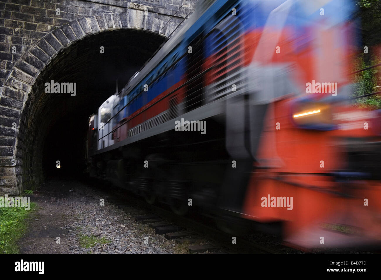 Tunnel de train Banque de photographies et d’images à haute résolution - Alamy