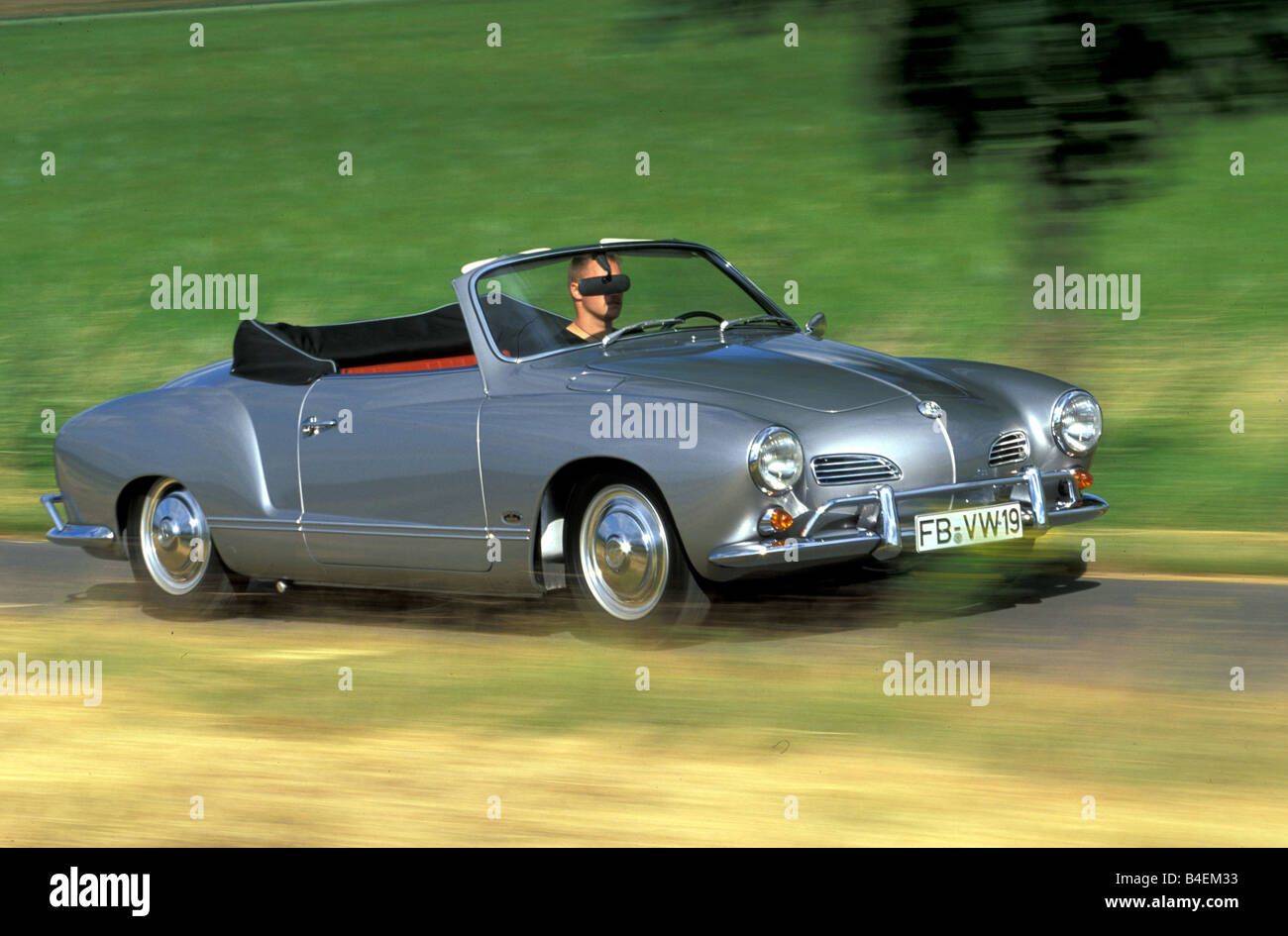 Voiture, VW, Volkswagen, Karmann Ghia cabriolet, année modèle 1967 ...