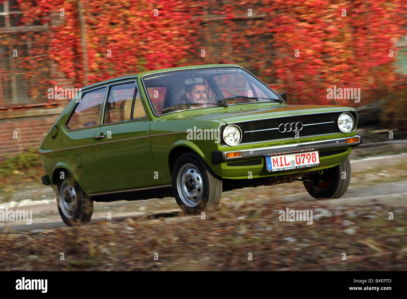 Voiture, Audi 50 LS, l'année de modèle 1974-1978, vert, ancienne, années 70, années 70, la ...