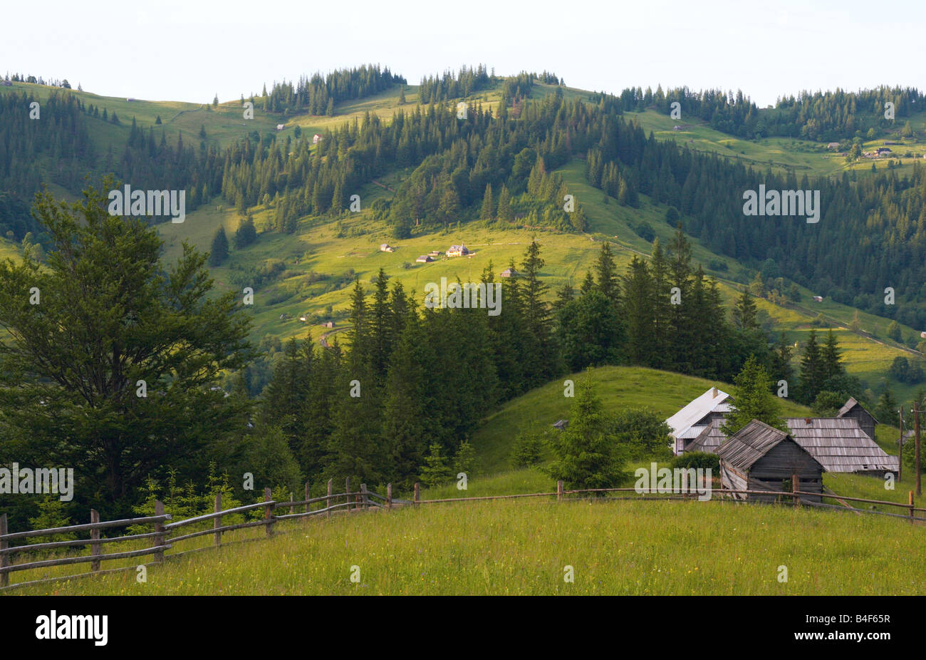 Hameau de montagne Banque de photographies et d’images à haute ...
