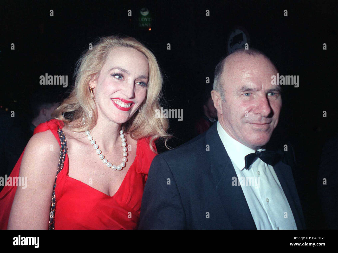 Clive James présentateur de télévision et actrice Jerry Hall au BAFTA ...