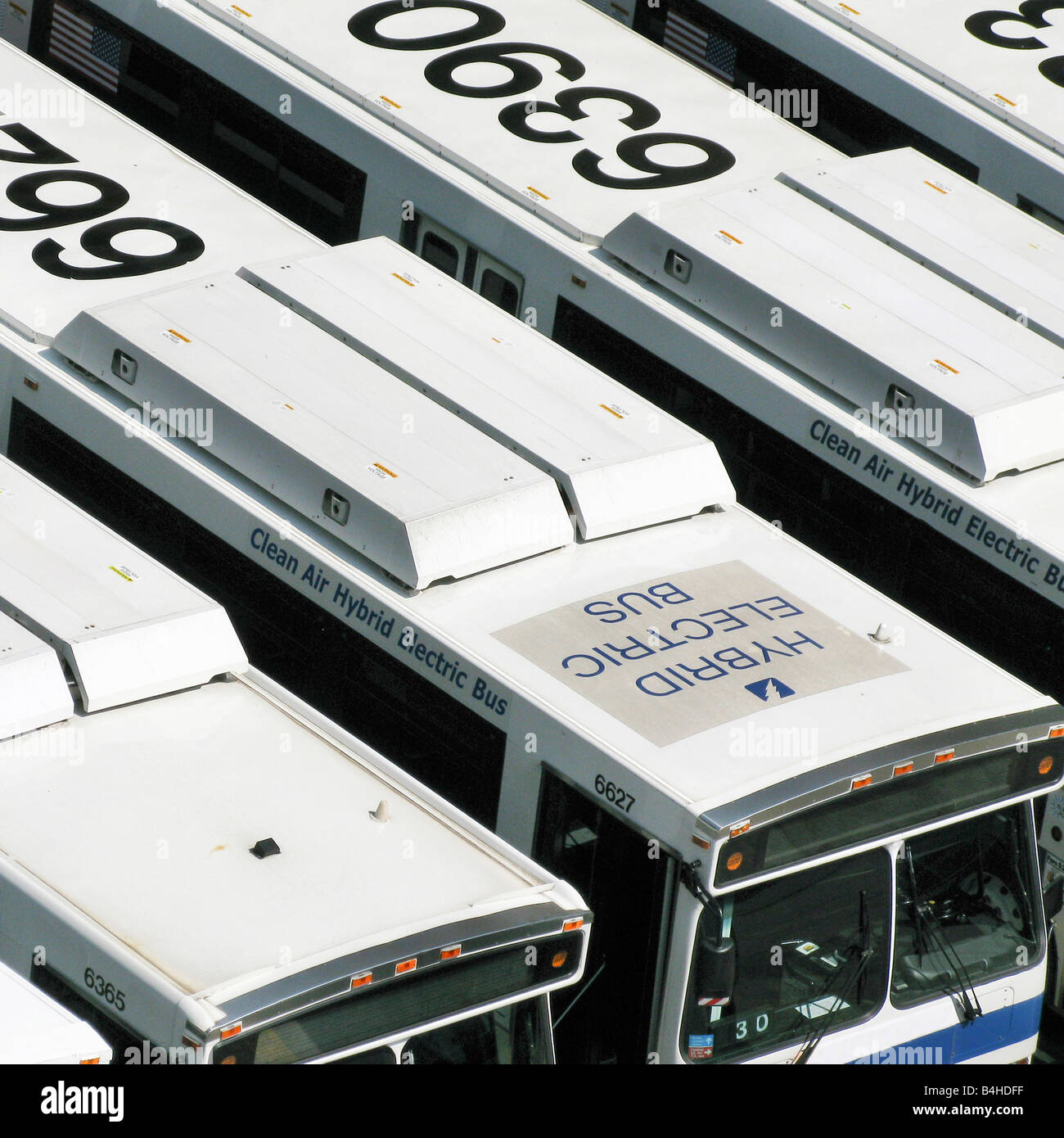 Flotte bus Banque de photographies et d’images à haute résolution - Alamy