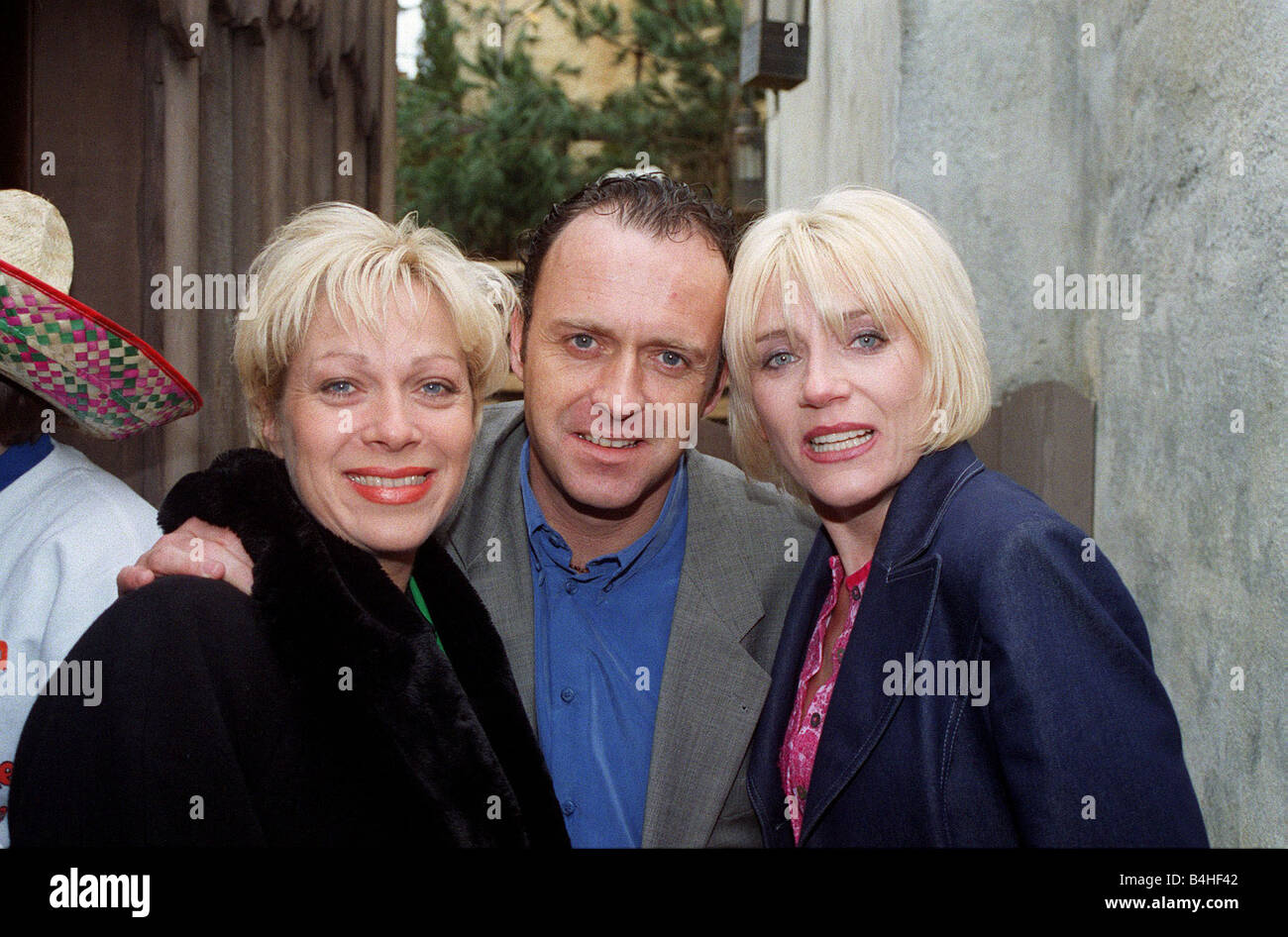 L'actrice Michelle Collins 98 avril à chessington pour ouvrir la ...