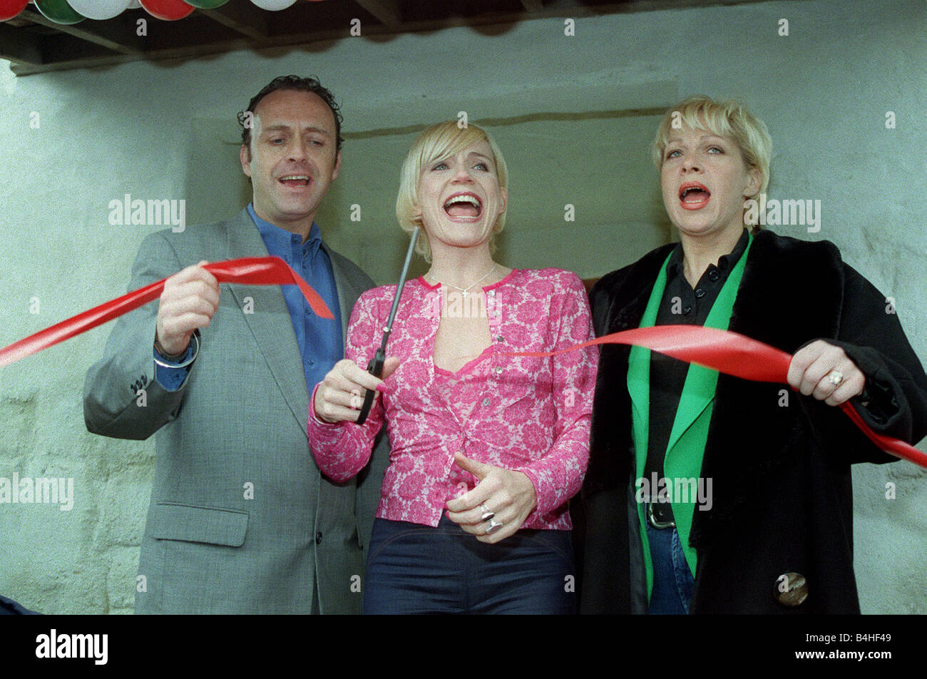 L'actrice Michelle Collins 98 avril à chessington pour ouvrir la ...