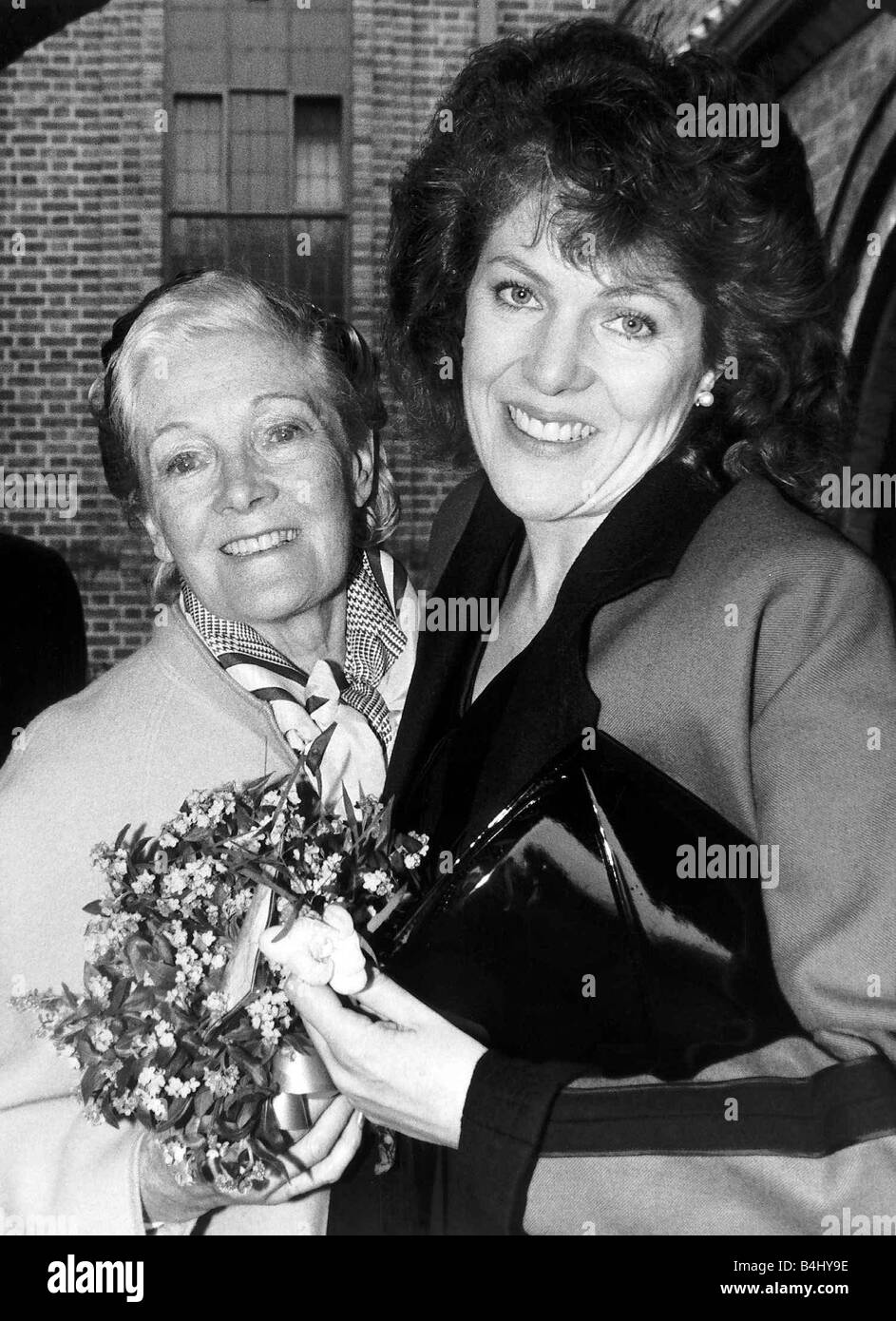 Lady Redgrave actrice Rachel Kempson avec fille Lynn Redgrave actrice à ...