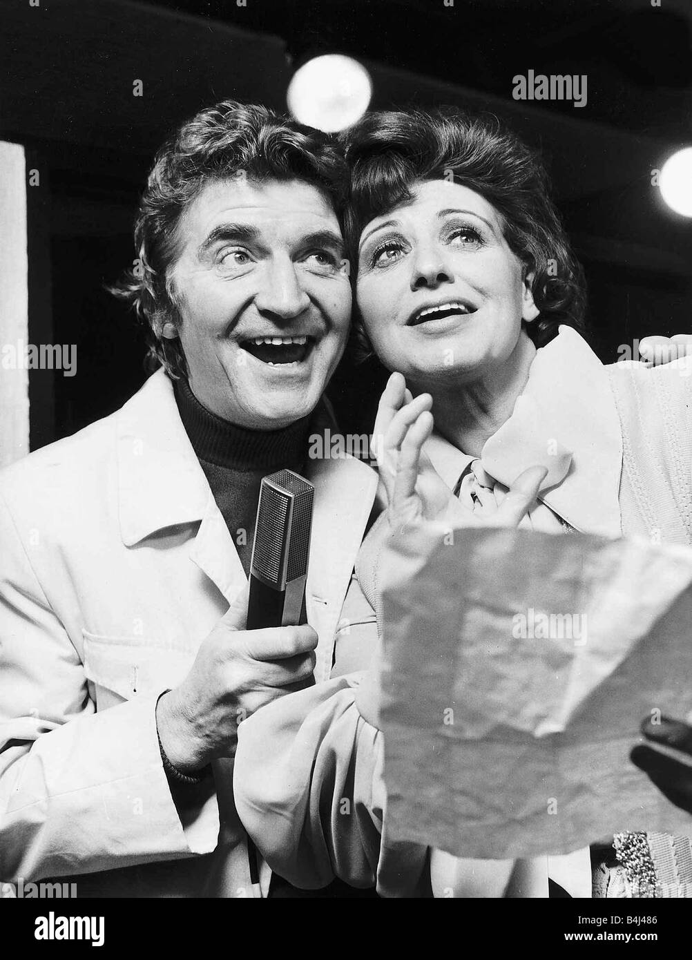 Actrice pat phoenix Banque d'images noir et blanc - Alamy