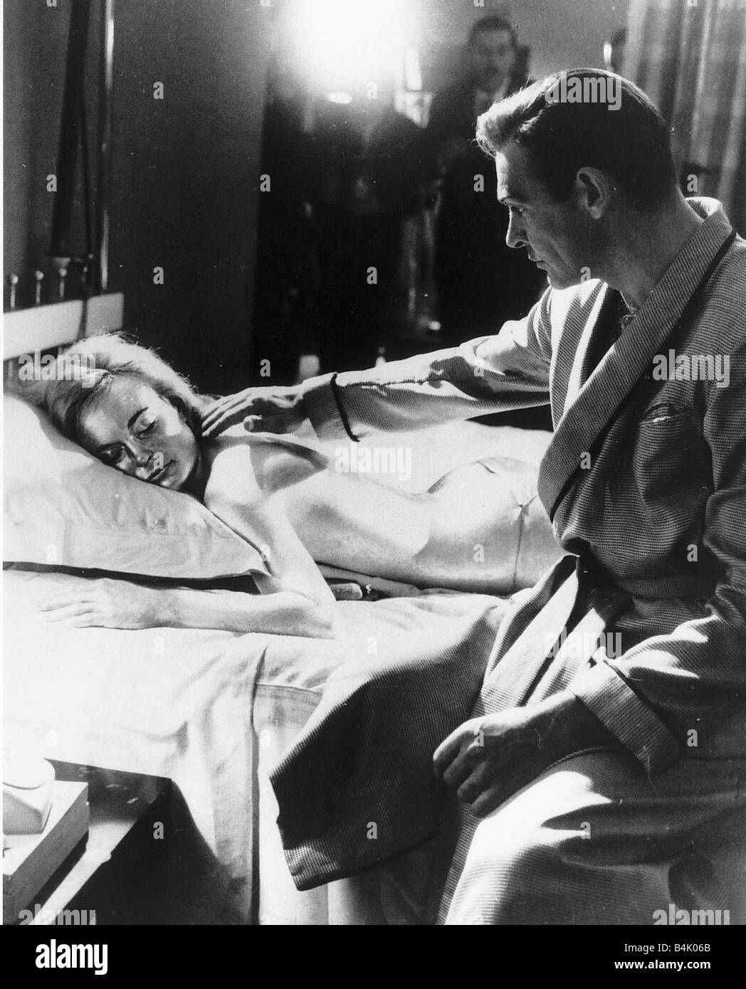 Goldfinger shirley eaton sean connery Banque de photographies et d ...