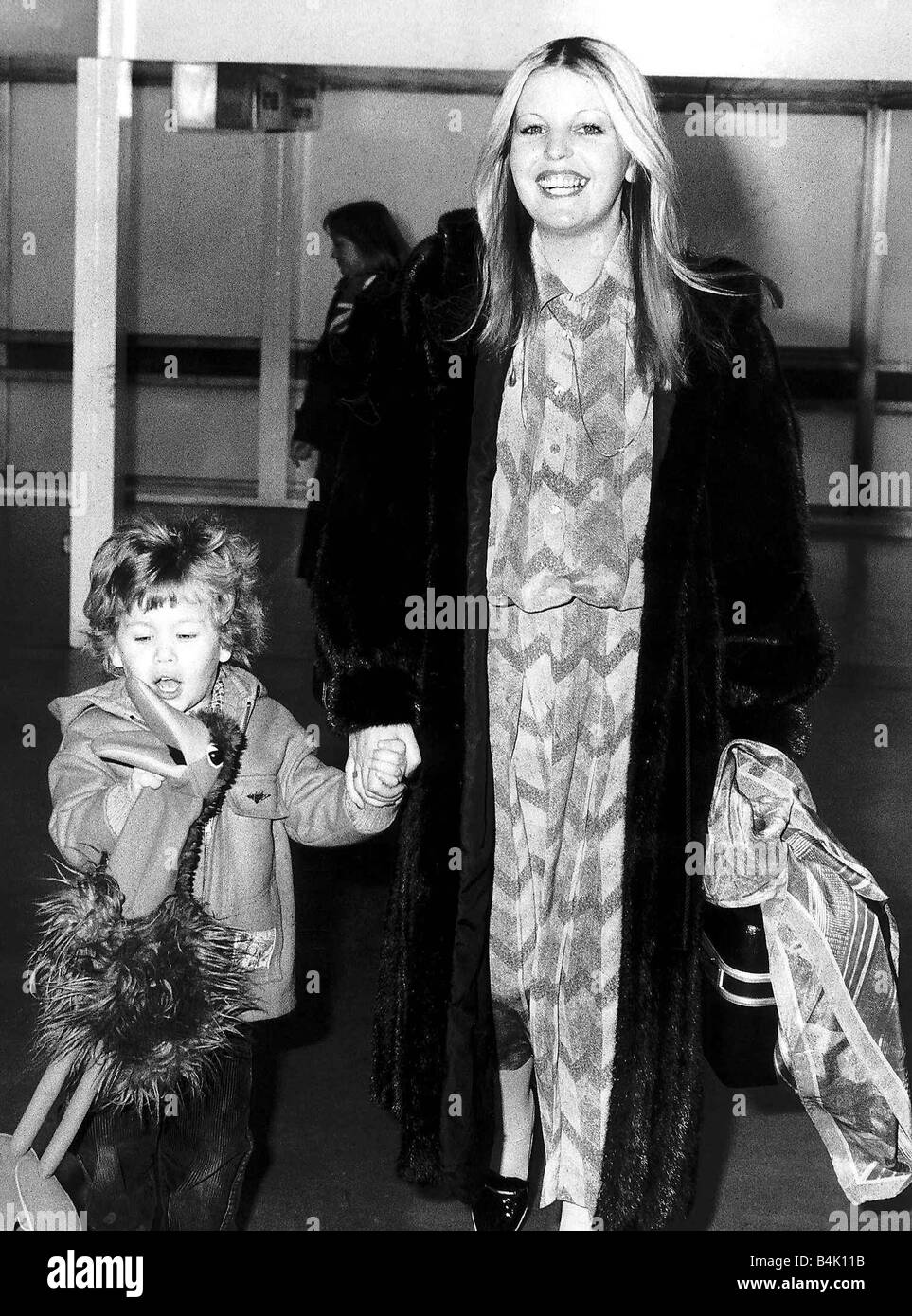L'actrice Sally Thomsett stars dans l'homme au sujet de la maison ...