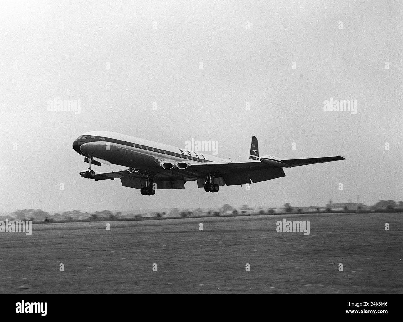 Avion de Havilland DH106 Comet 4B Sept 1958 décolle de l'usine de ...
