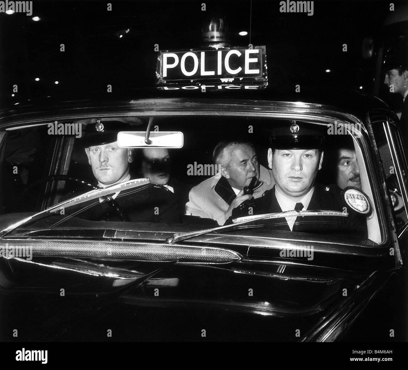 1960s british police car Banque d'images noir et blanc - Alamy