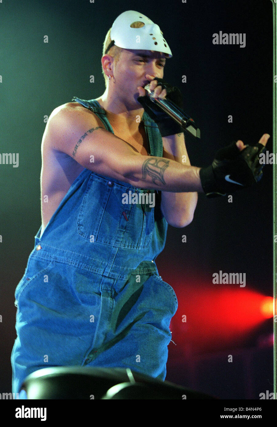 Eminem star du rap en concert à l'Arena de Londres Février 2001 Photo ...