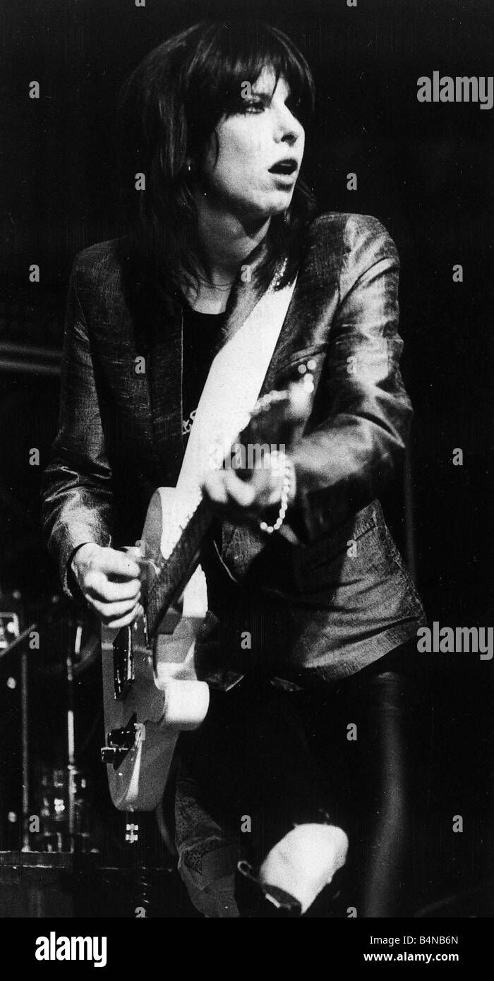 Chrissie Hynde Pretenders chanteur avec le groupe pop 1982 jouer de la ...