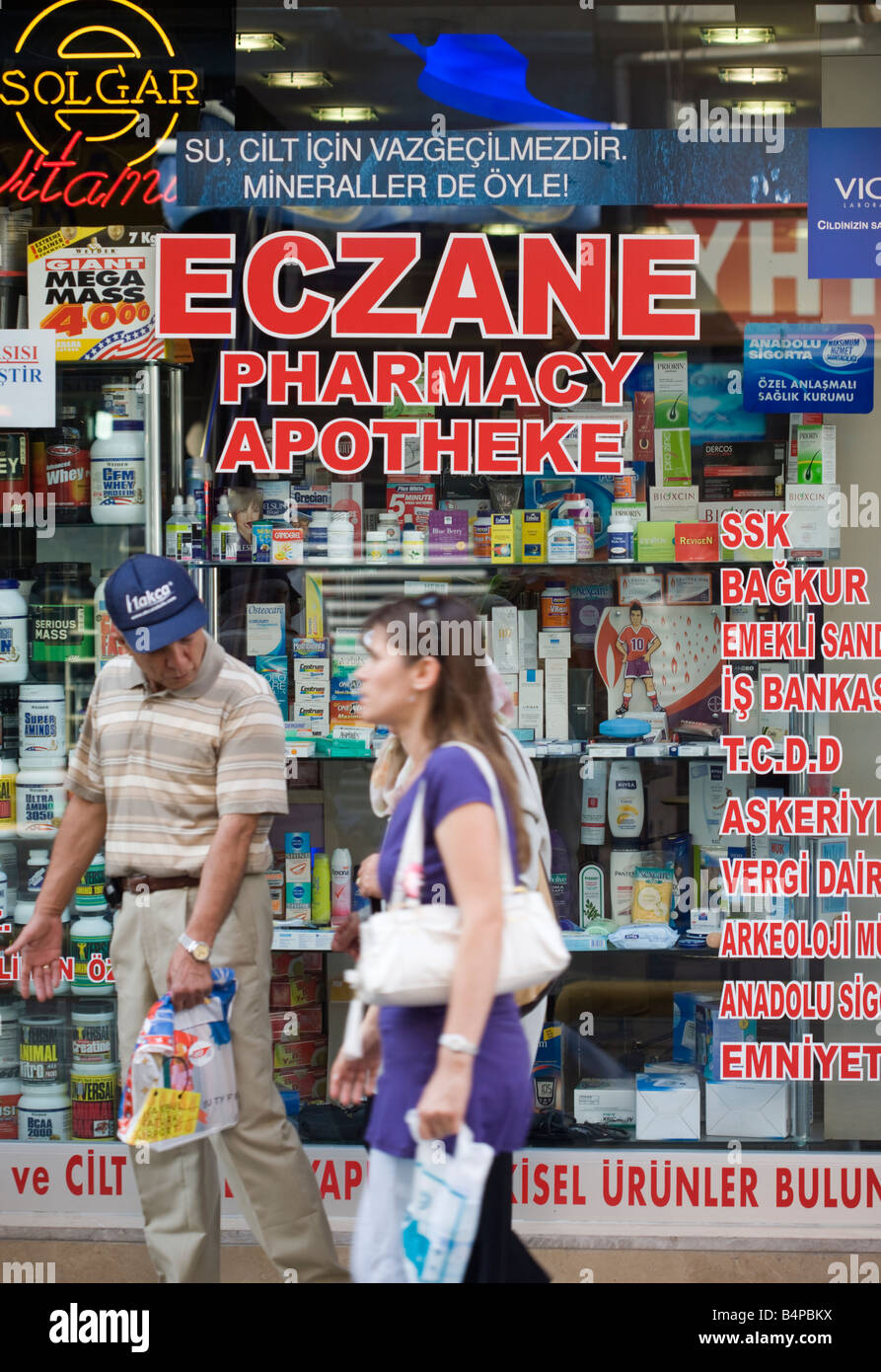 Istanbul turkey chemist pharmacy Banque de photographies et d’images à ...