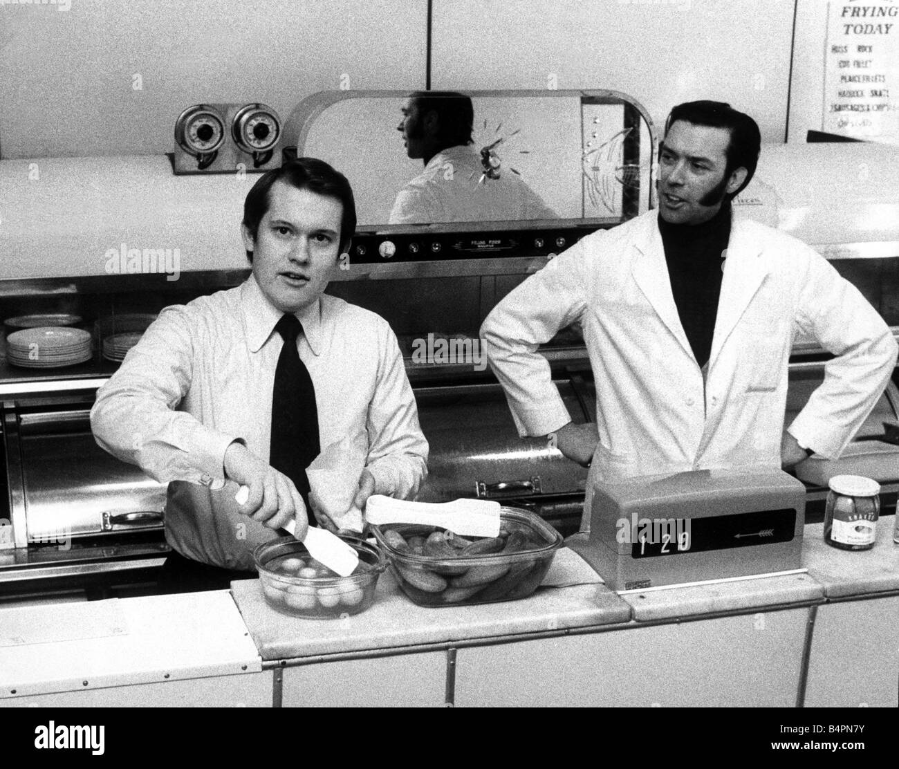 Poisson de nourriture Banque d'images noir et blanc - Alamy