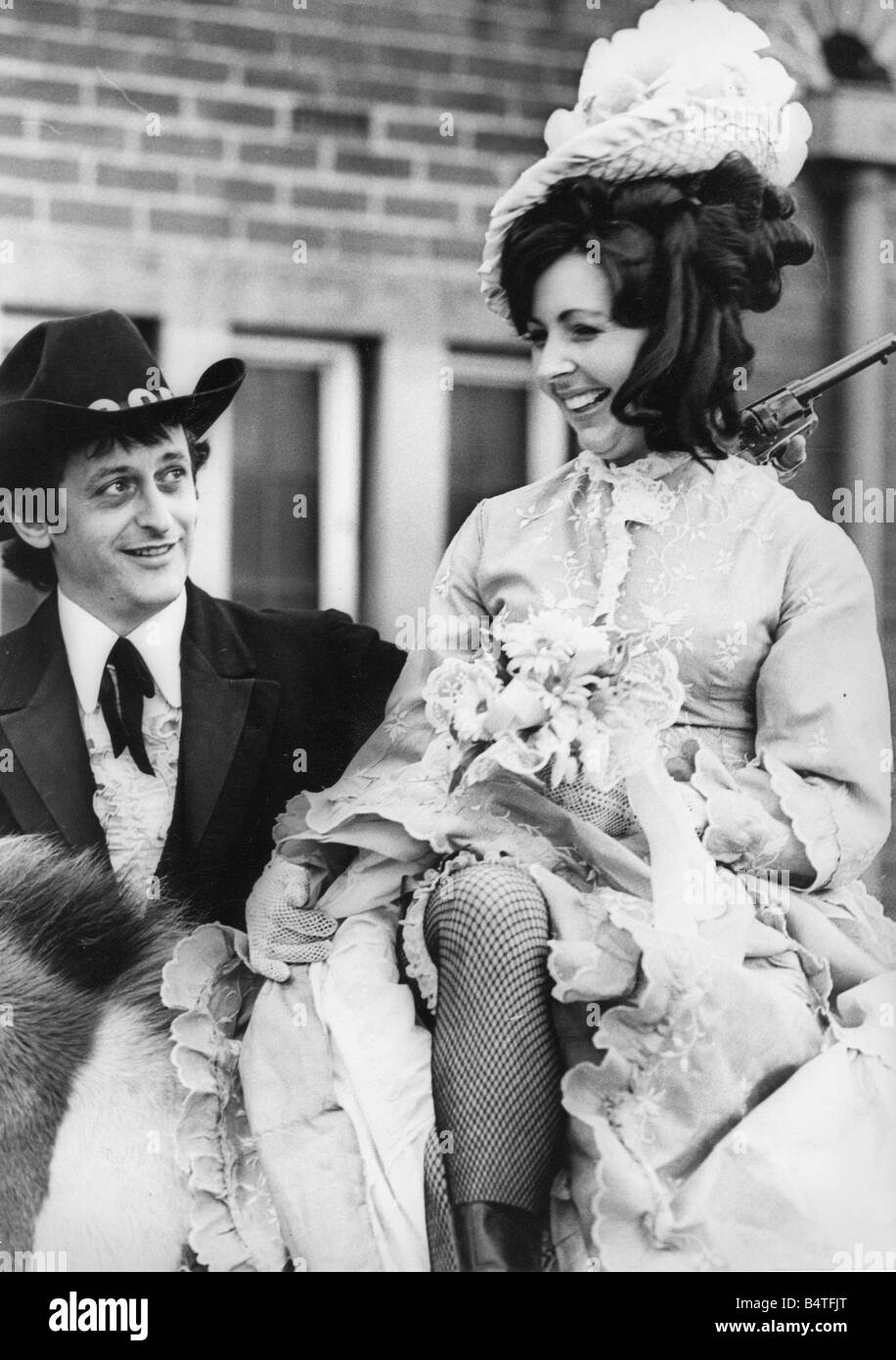 1970s marriage Banque de photographies et d’images à haute résolution ...