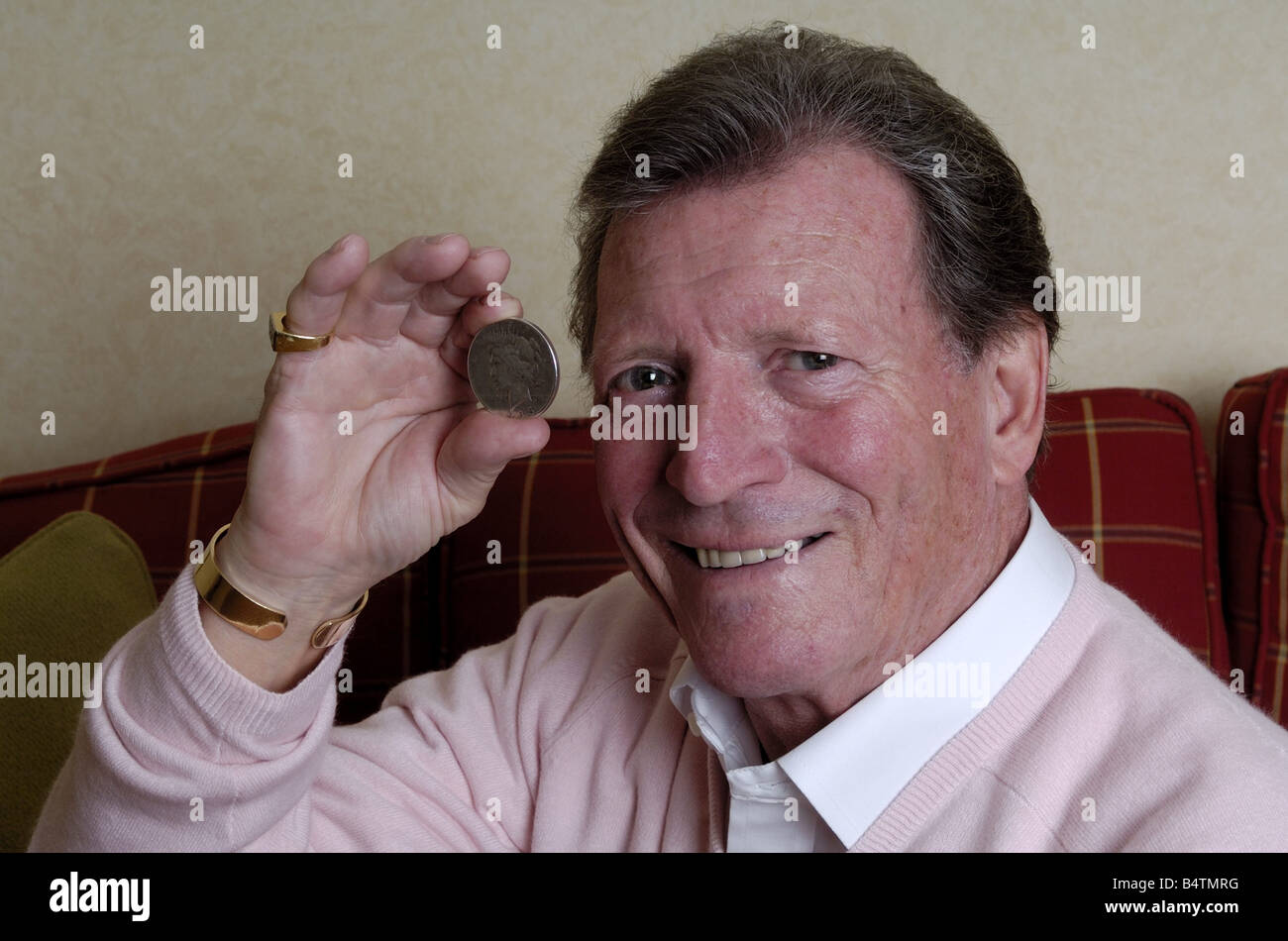 Johnny Briggs aka Mike Baldwin dit adieu à Coronation Street son porte ...