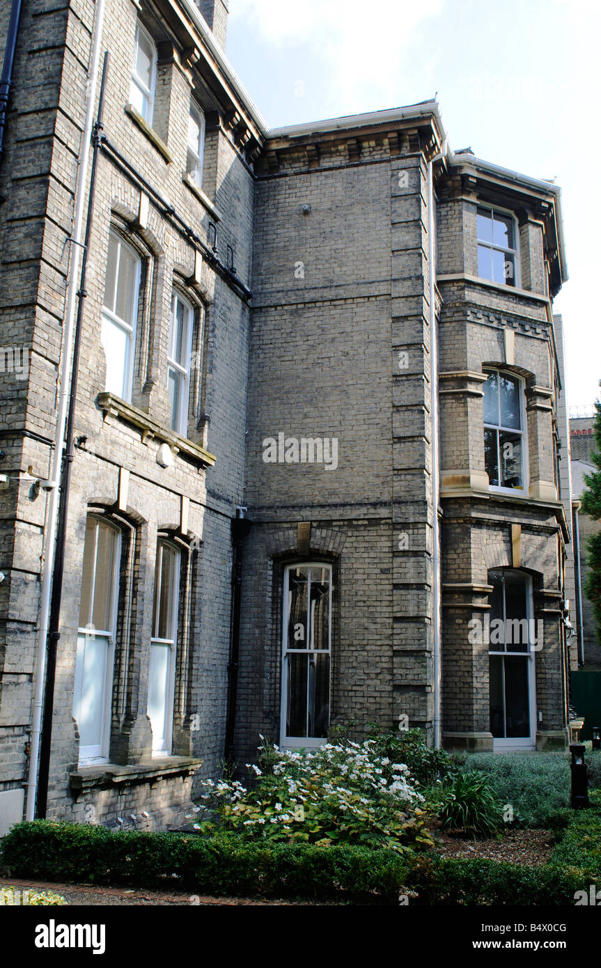 Extérieur en briques de l'hôpital Normansfield Theatre Hampton Wick ...