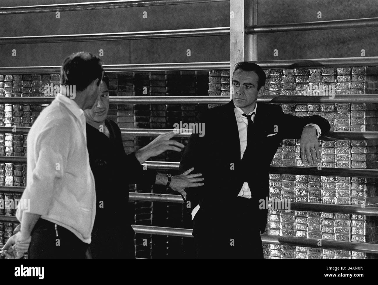 Goldfinger film Banque de photographies et d’images à haute résolution - Alamy