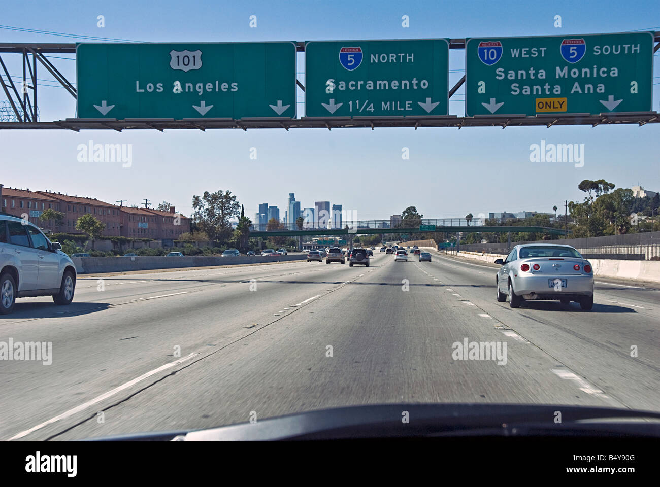 Freeway signs Banque de photographies et d’images à haute résolution ...