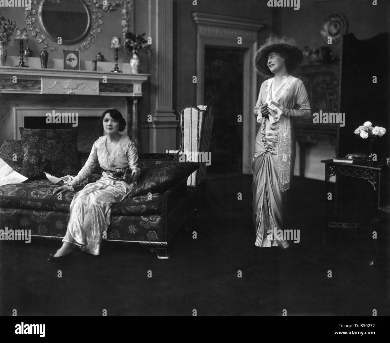 Scène de "dans le cadre de la loi' à Haymarket Theatre 24/05/1913;Edyth ...