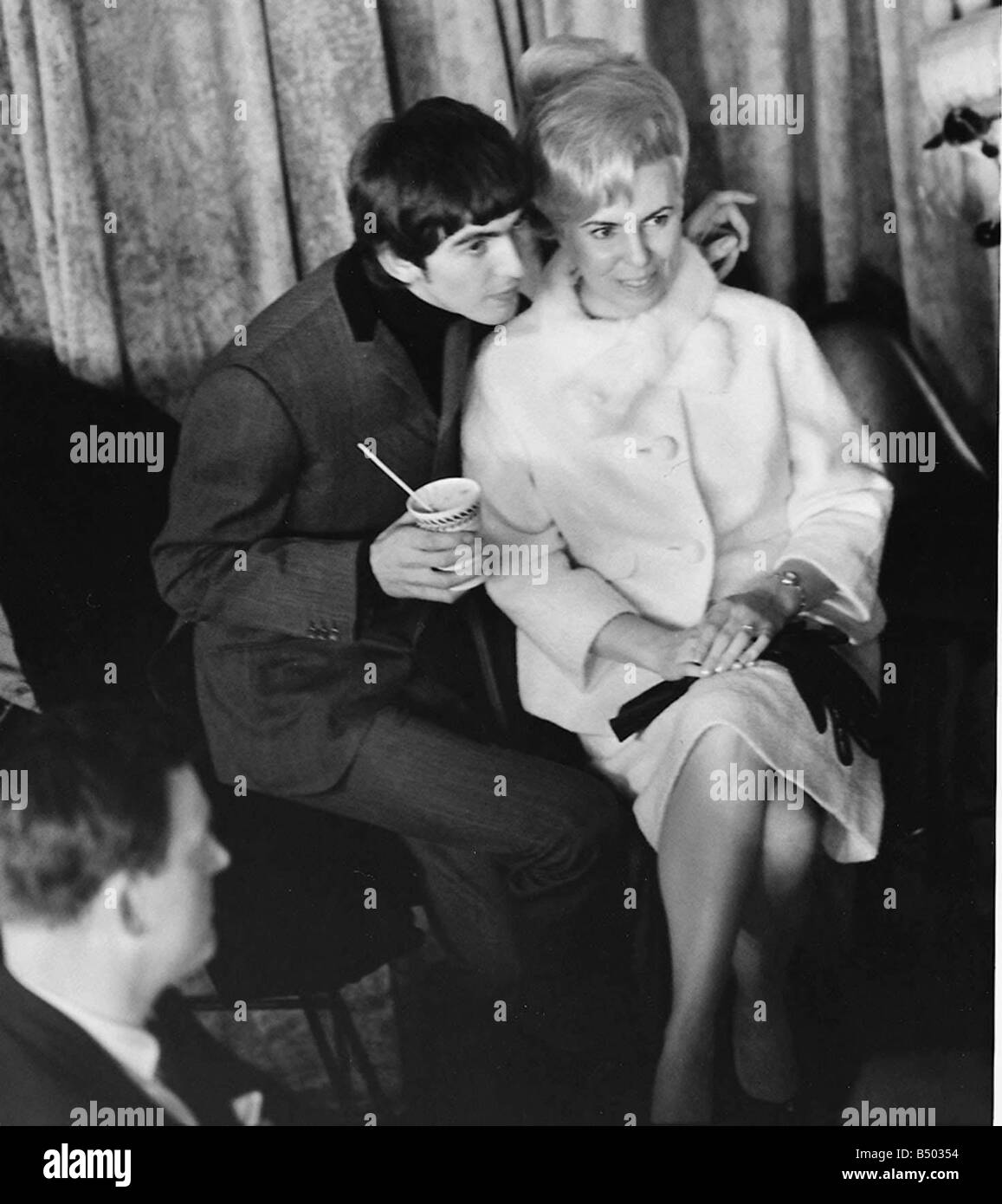 Beatles files 1964 george harrison Banque de photographies et d’images ...
