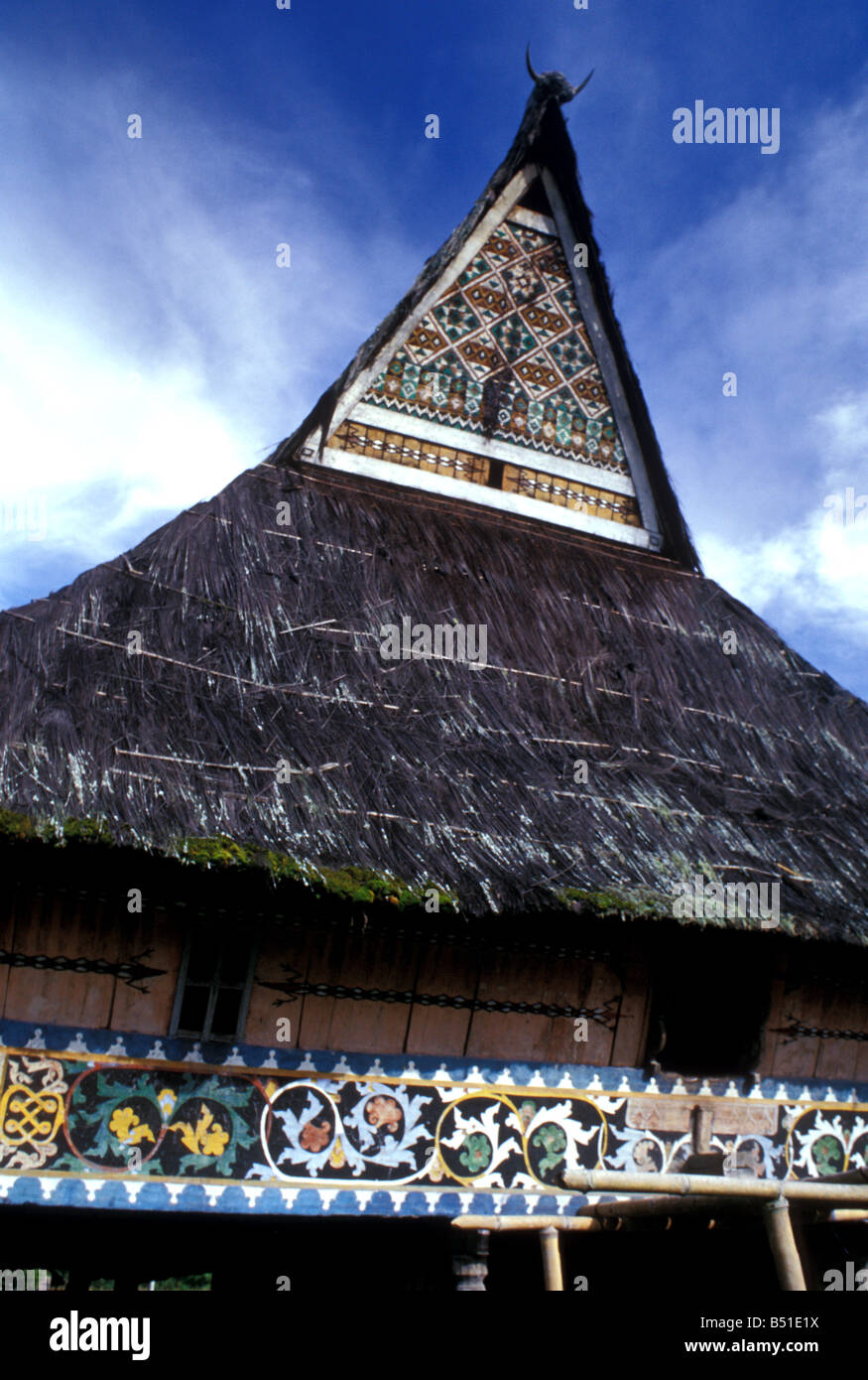 Maison de karo batak Banque de photographies et d’images à haute ...