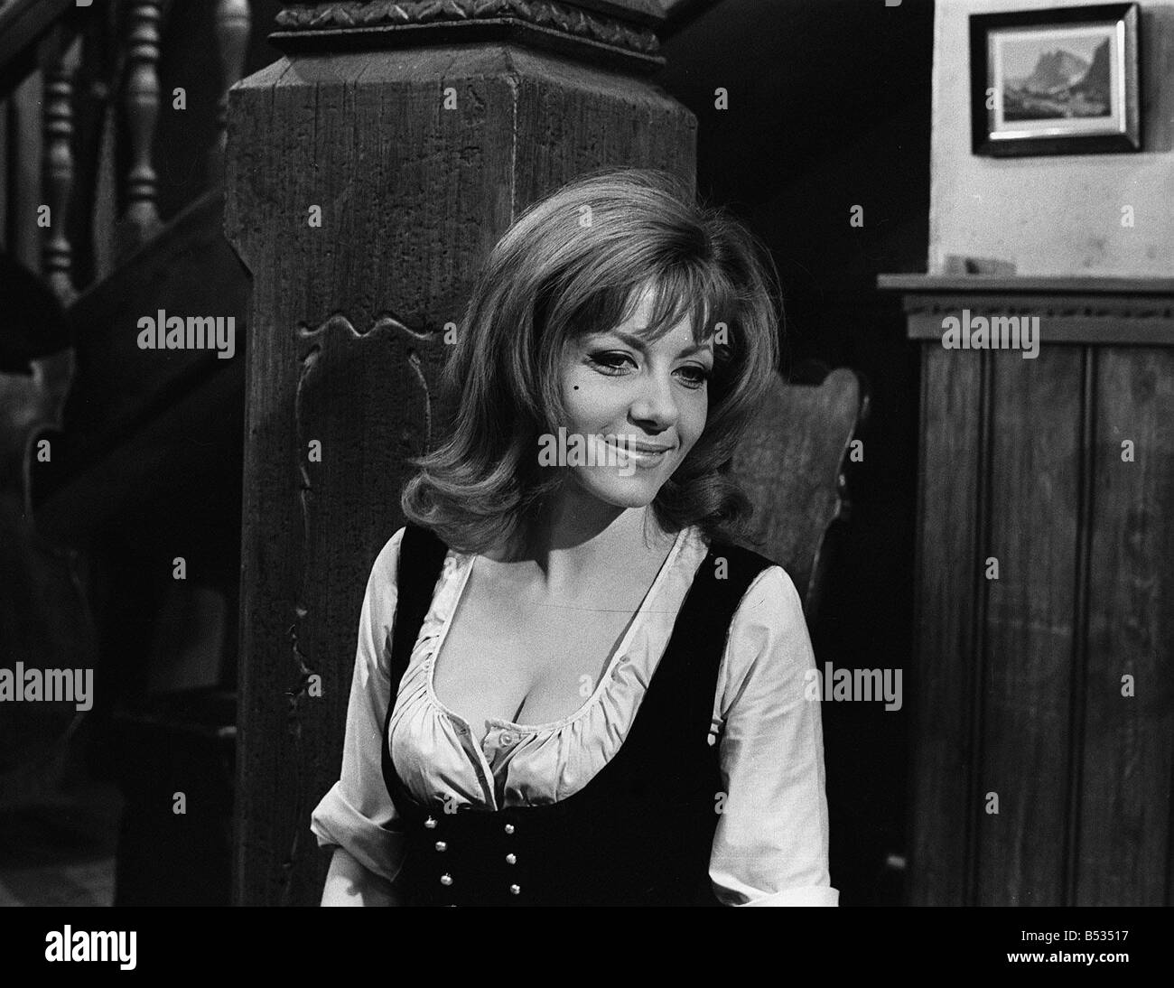 Ingrid pitt Banque de photographies et d’images à haute résolution - Alamy