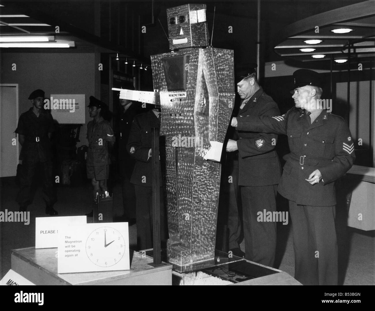 Robots : Sur le stand de l'Armée royale ont été les signaux signal ...