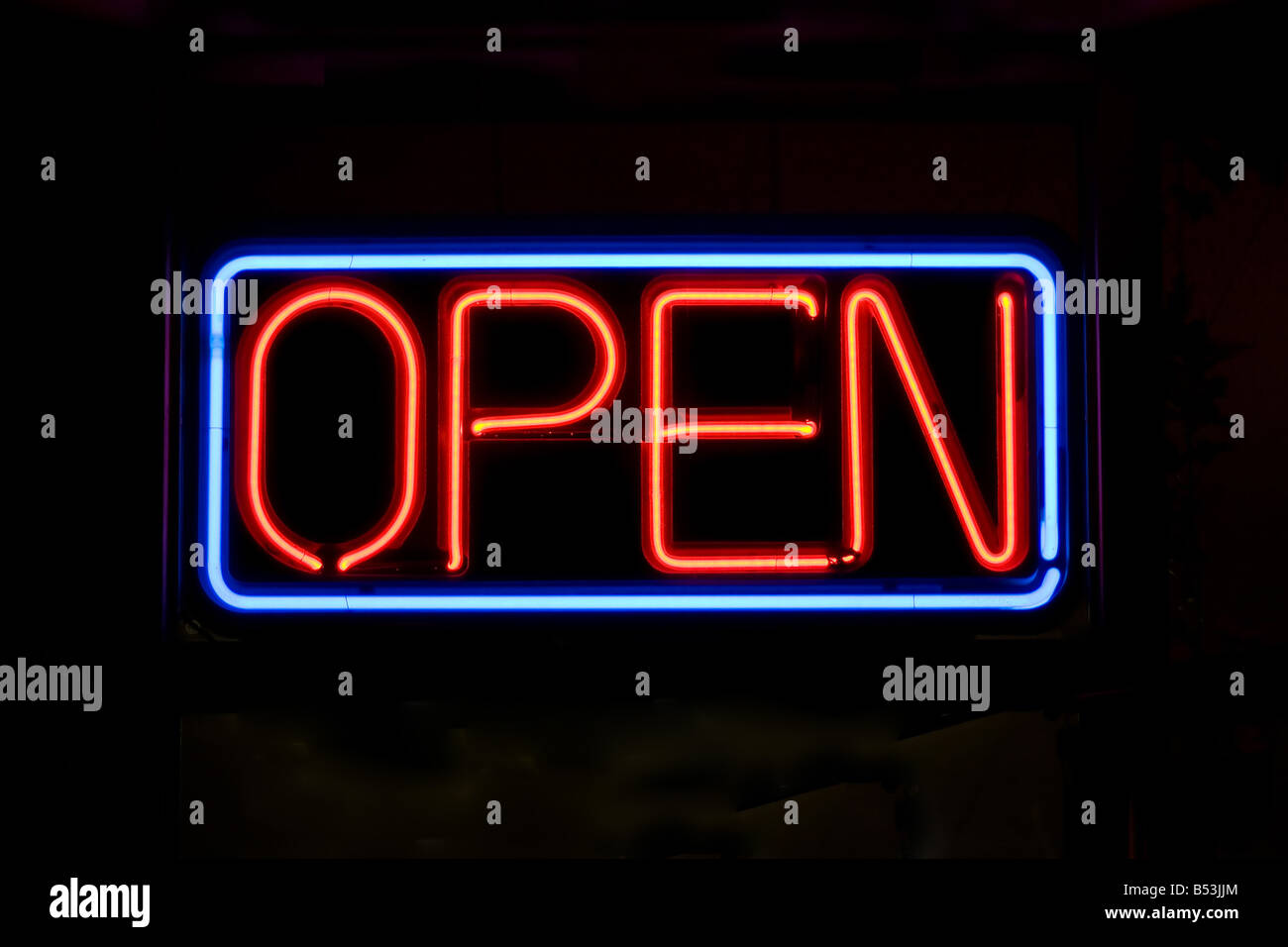 Neon open sign Banque de photographies et d’images à haute résolution ...