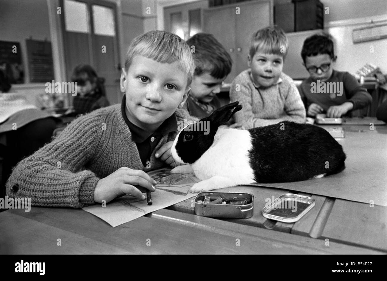 Salle de classe des années 1960 Banque de photographies et d’images à ...