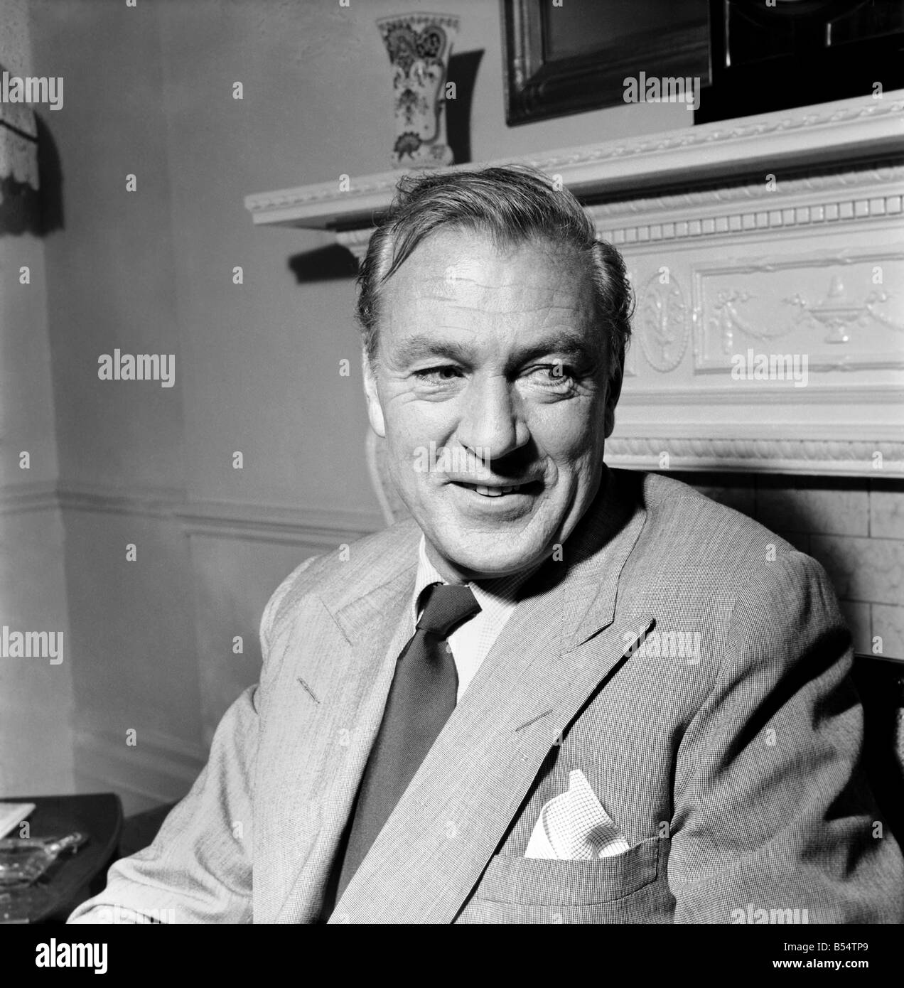 La star de cinéma américain Gary Cooper est arrivé à Londres pour la ...