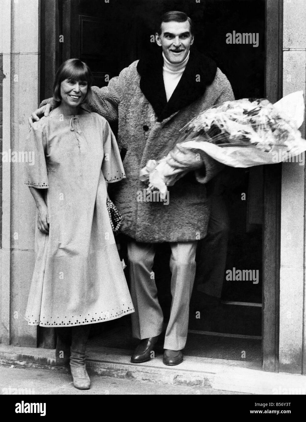 Stanley baker and wife Banque de photographies et d’images à haute ...
