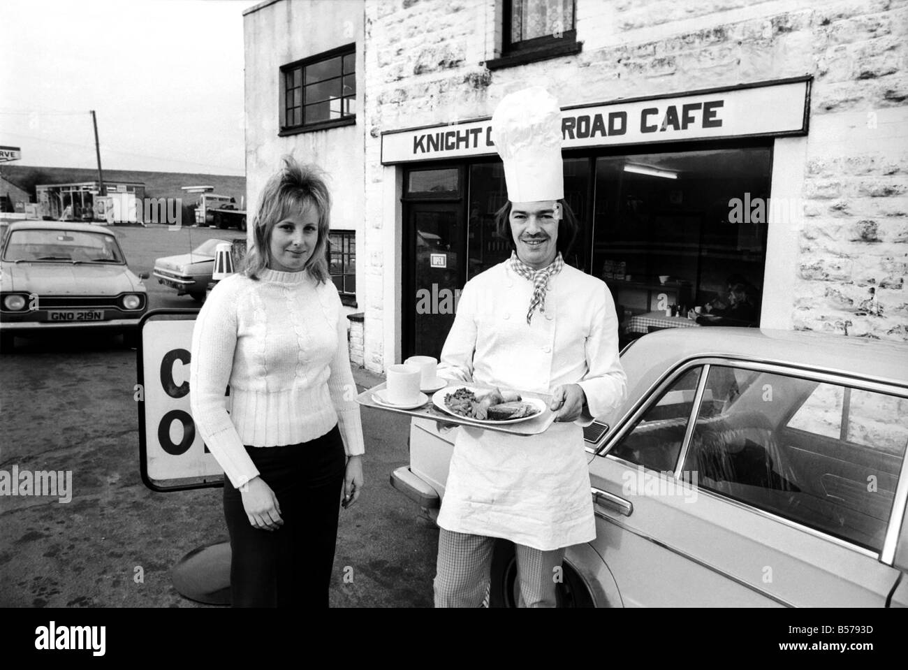 L/R Colleen Lockier (qui est l'épouse de Luis's partenaire Robin) et ...