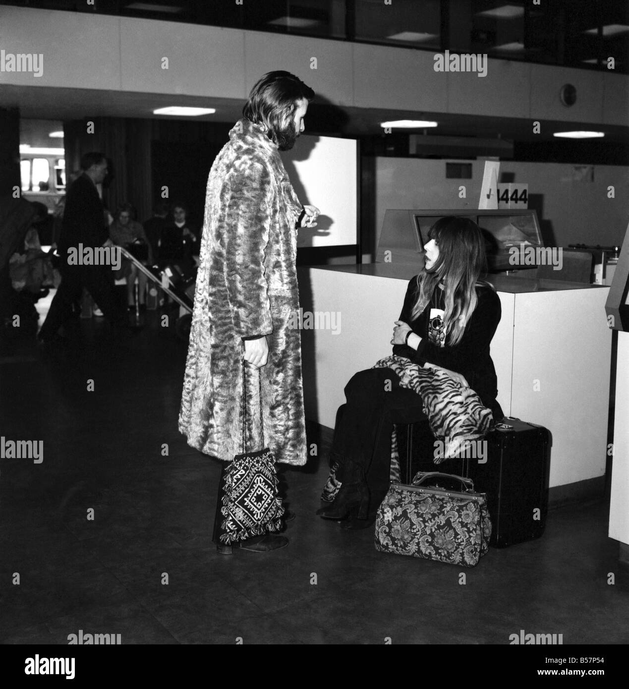 Ringo starr and his wife maureen Banque d'images noir et blanc - Alamy