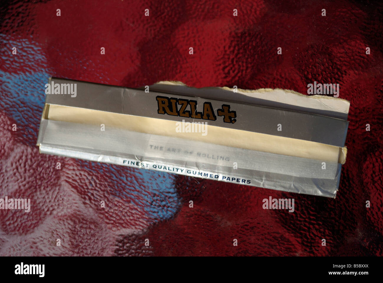 Rizla rolling papers Banque de photographies et d’images à haute ...