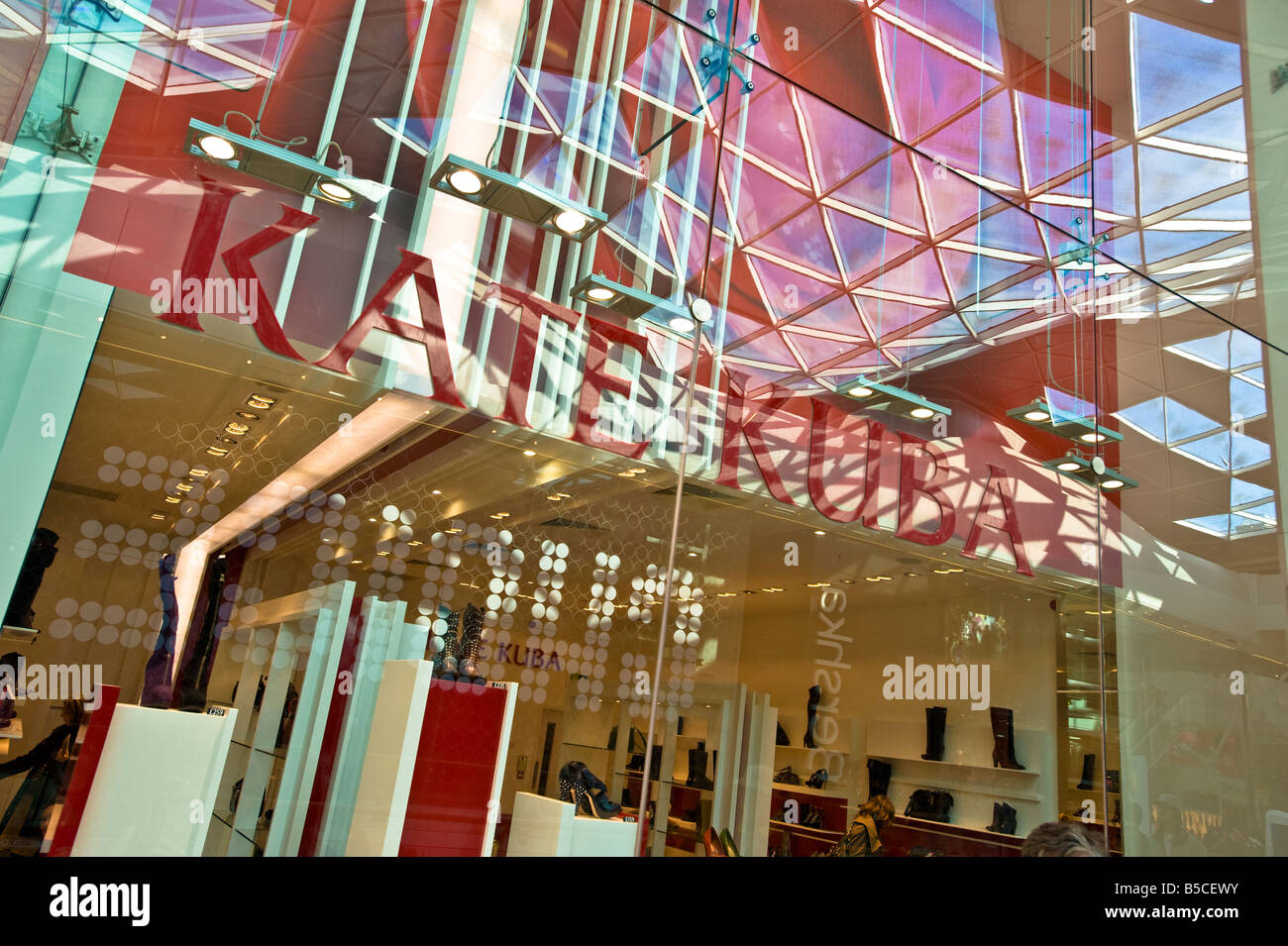 'Kate Kuba' outlet dans Westfield Shopping Centre Ville Blanche ...