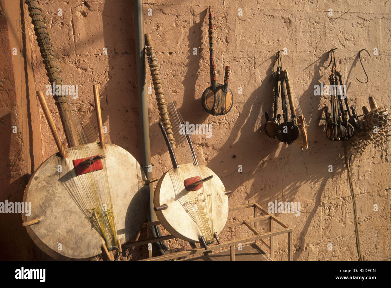 Instruments mali afrique Banque de photographies et d’images à haute ...