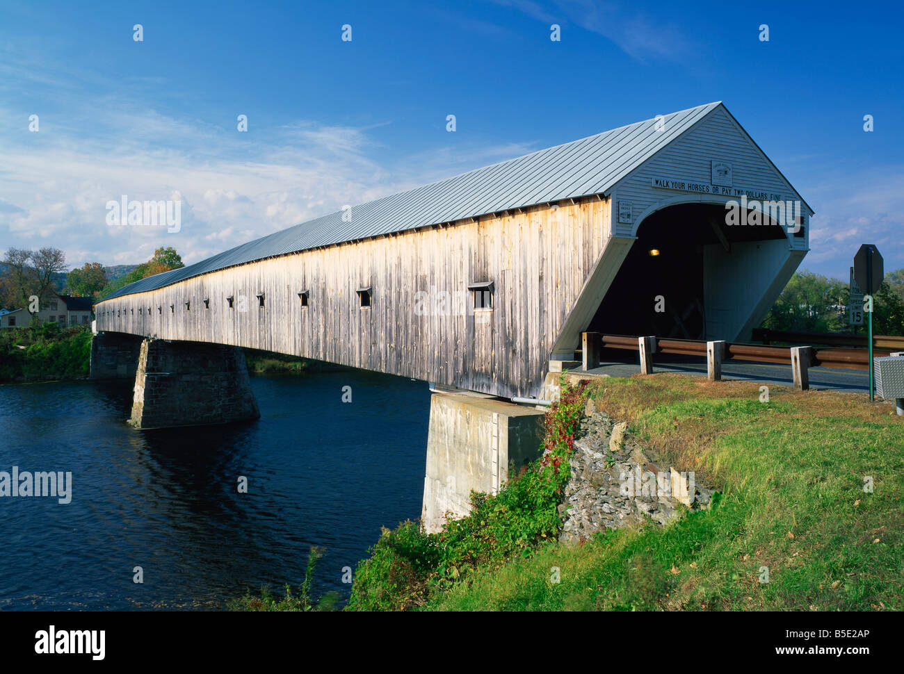 Pont couvert de cornish windsor Banque de photographies et d’images à ...